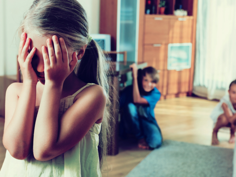 JUGAMOS AL ESCONDITE - Sortir amb nens