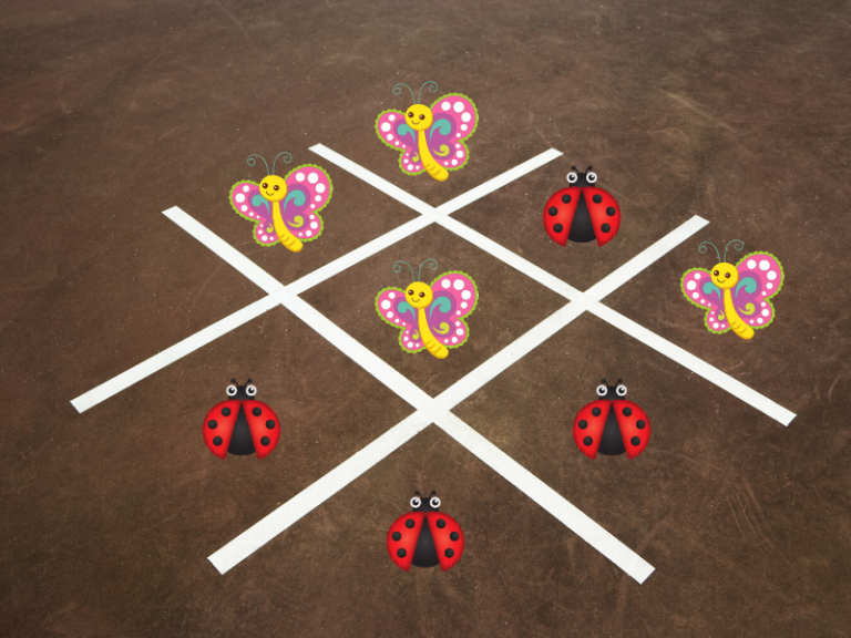 TRES EN RAYA - Sortir amb nens